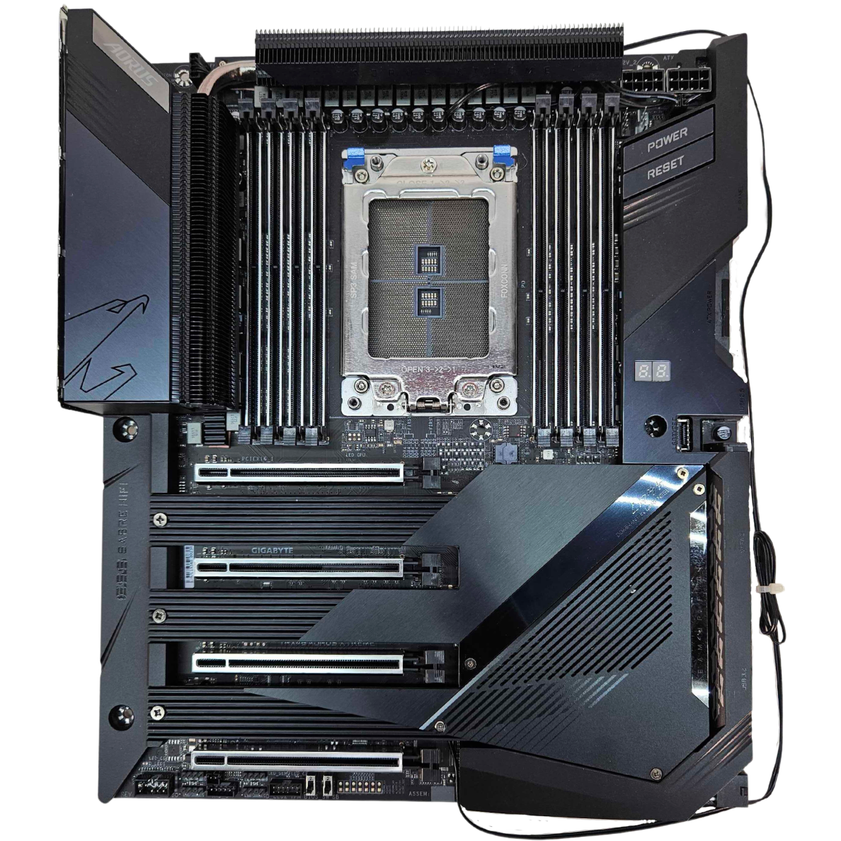 GIGABYTE AMD Threadripper Motherboard With 4 M.2 Socket sTRX4 (TRX40 ...